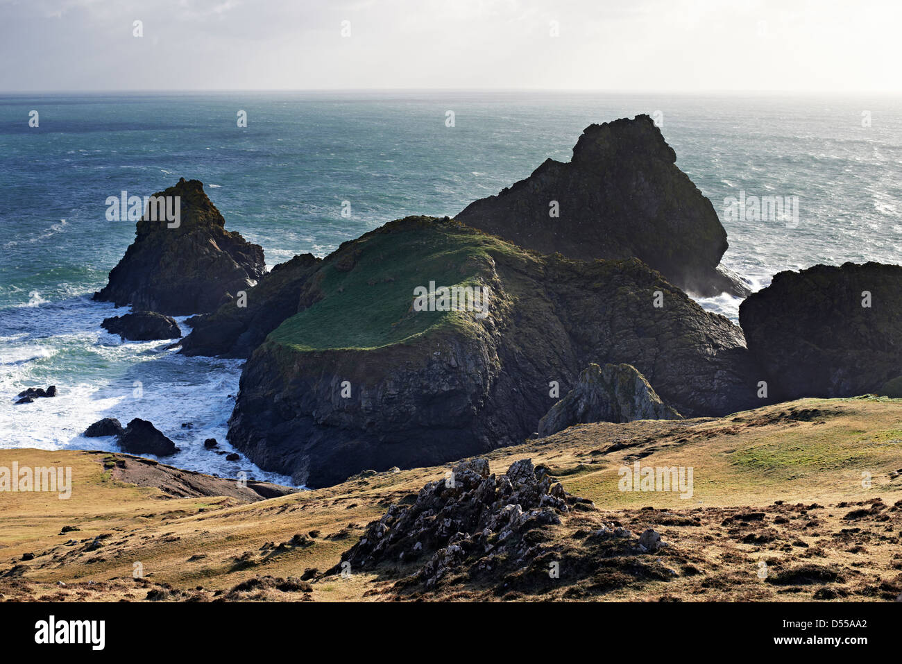 View over rock promontory at Kynance Cove, Cornwall Stock Photo - Alamy