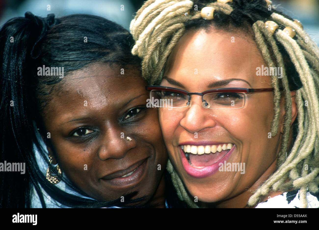 Girls arms around each other hi-res stock photography and images - Alamy