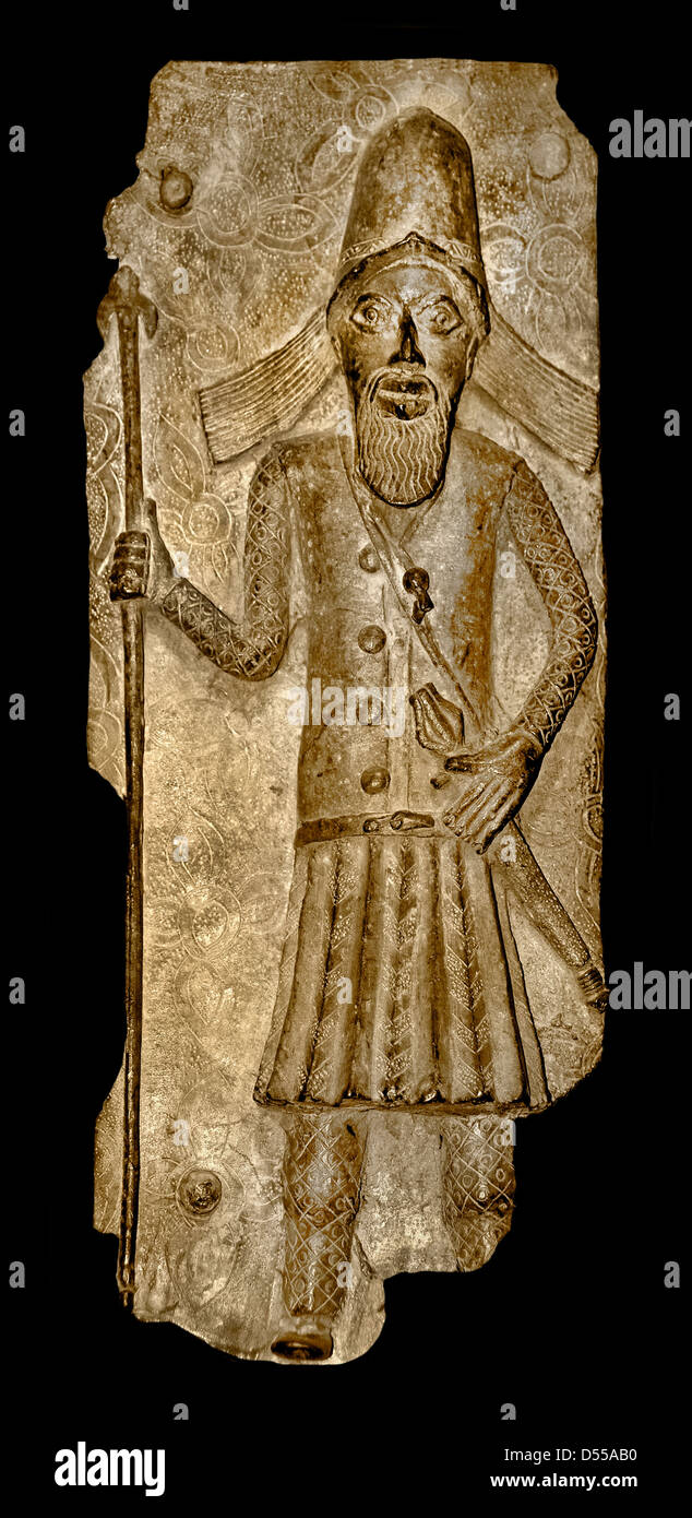 Bronze Brass plaque showing the Oba of Benin with attendants Edo ...