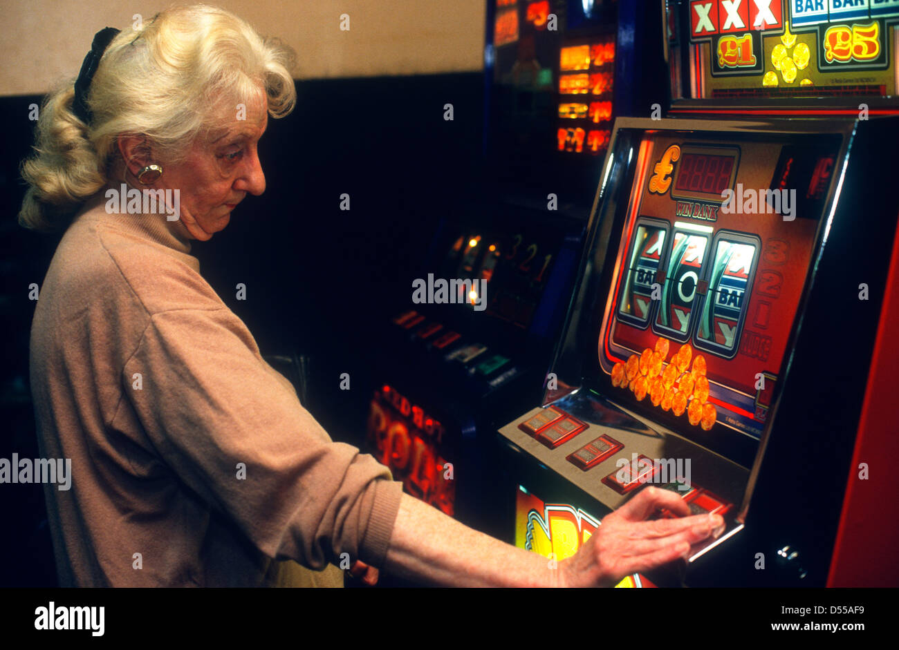 Old age pensioners bingo hi-res stock photography and images - Alamy