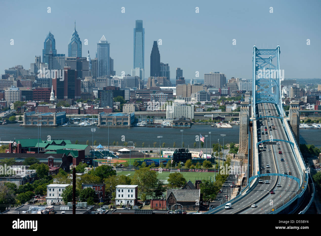 2010 HISTORICAL BEN FRANKLIN BRIDGE OVER DELAWARE RIVER DOWNTOWN ...
