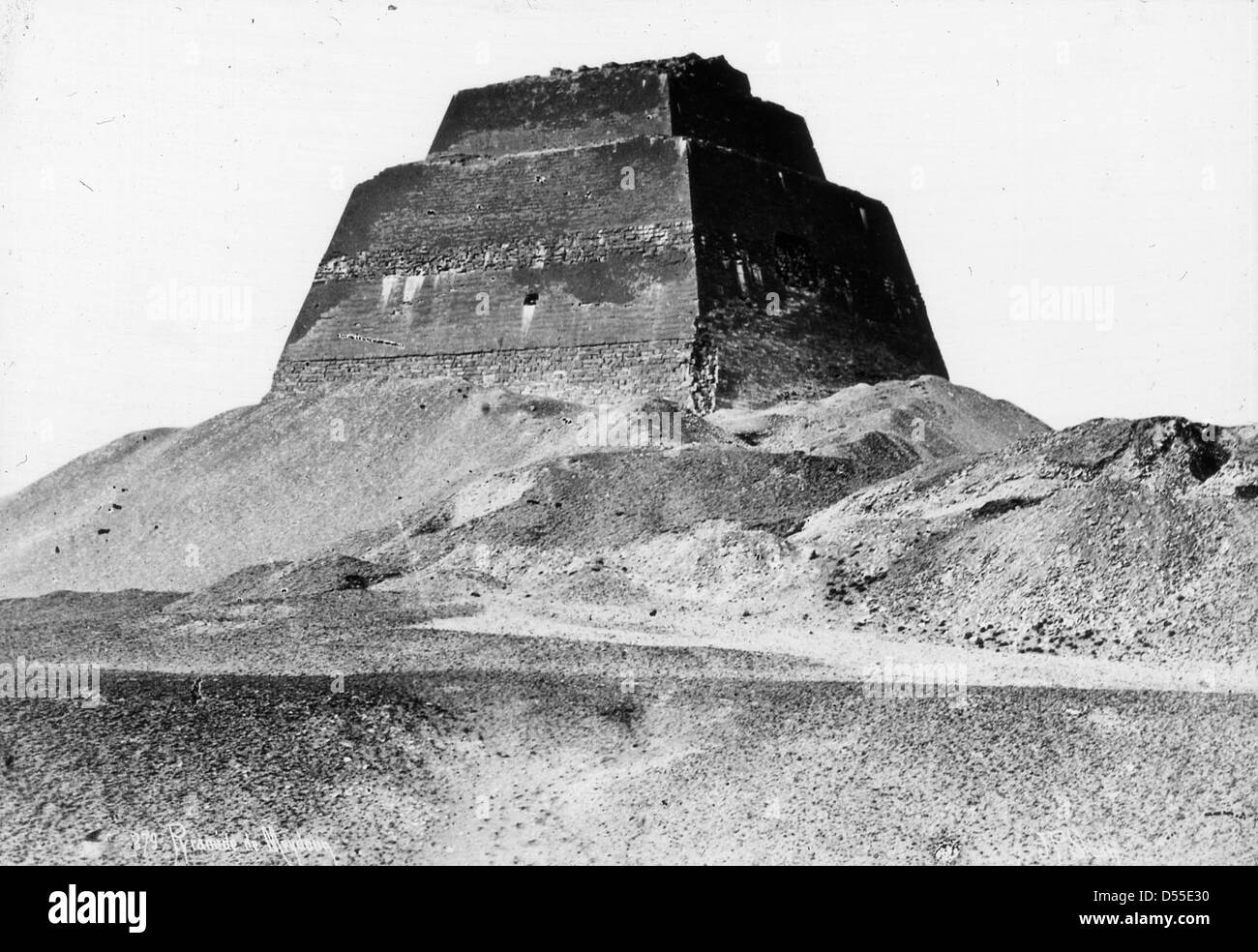 Meidum pyramid hi-res stock photography and images - Alamy