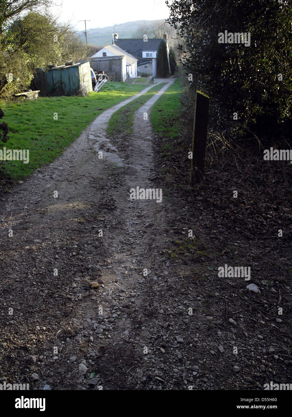 Lane leading to cottage hi-res stock photography and images - Alamy