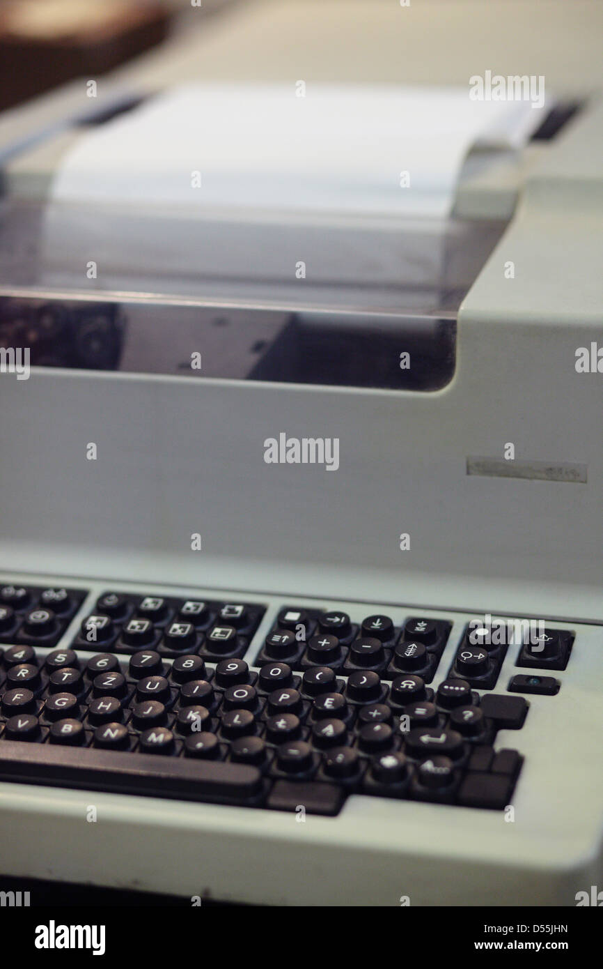 Printer paper continuous hi-res stock photography and images - Alamy