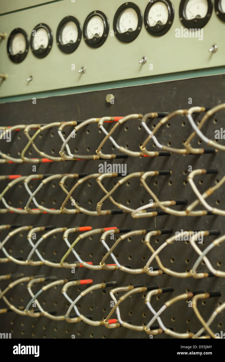 Exhibition old computer hi-res stock photography and images - Alamy