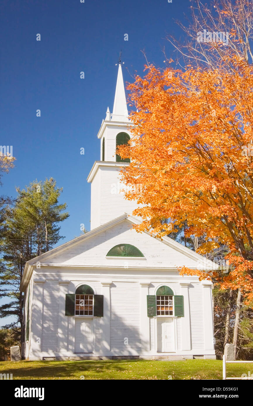 Country church fall hi-res stock photography and images - Alamy