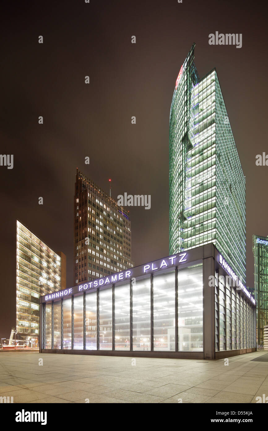 Illuminated skyscrapers potsdamer platz hi-res stock photography and ...