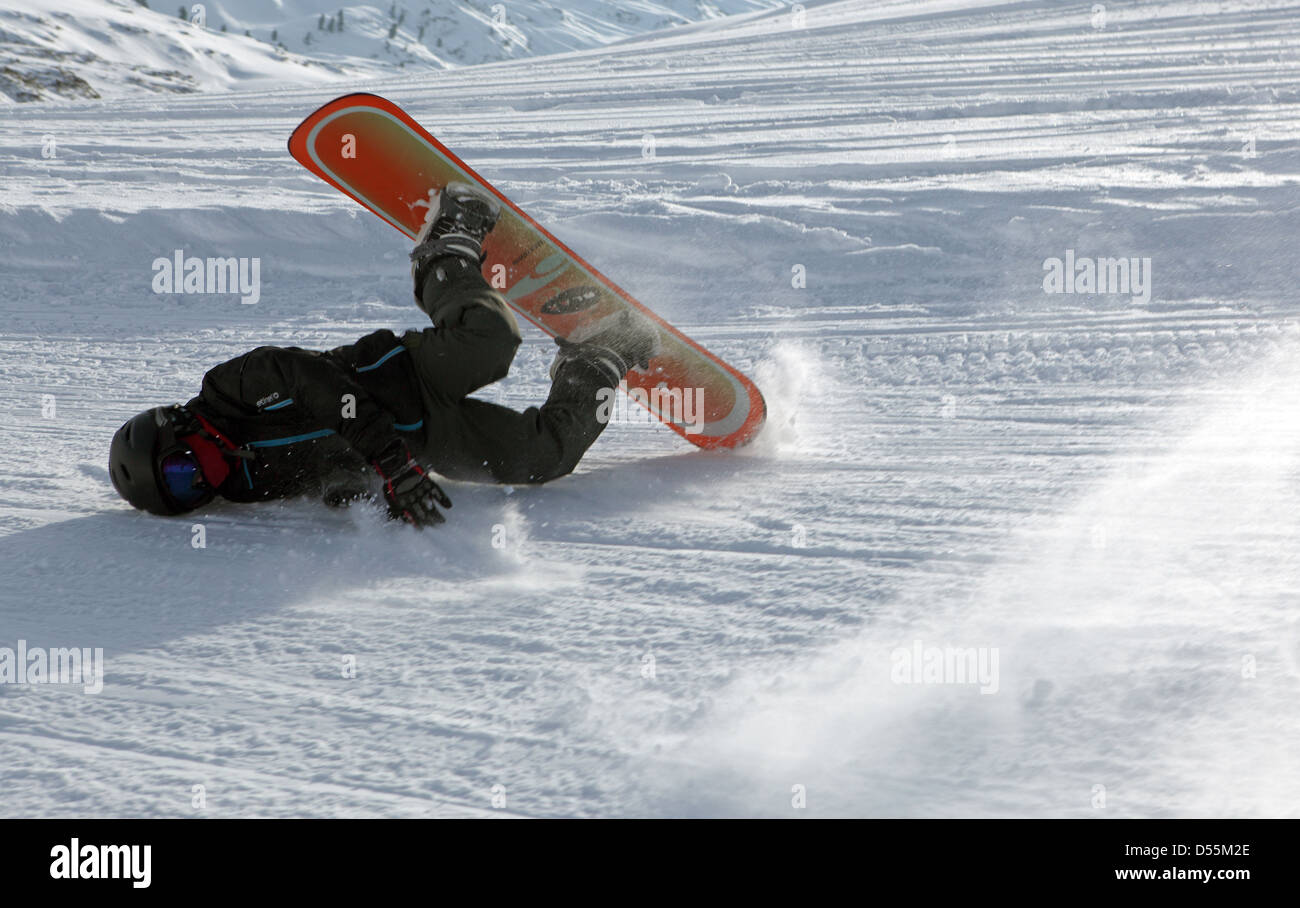Crashes fall hi-res stock photography and images - Alamy