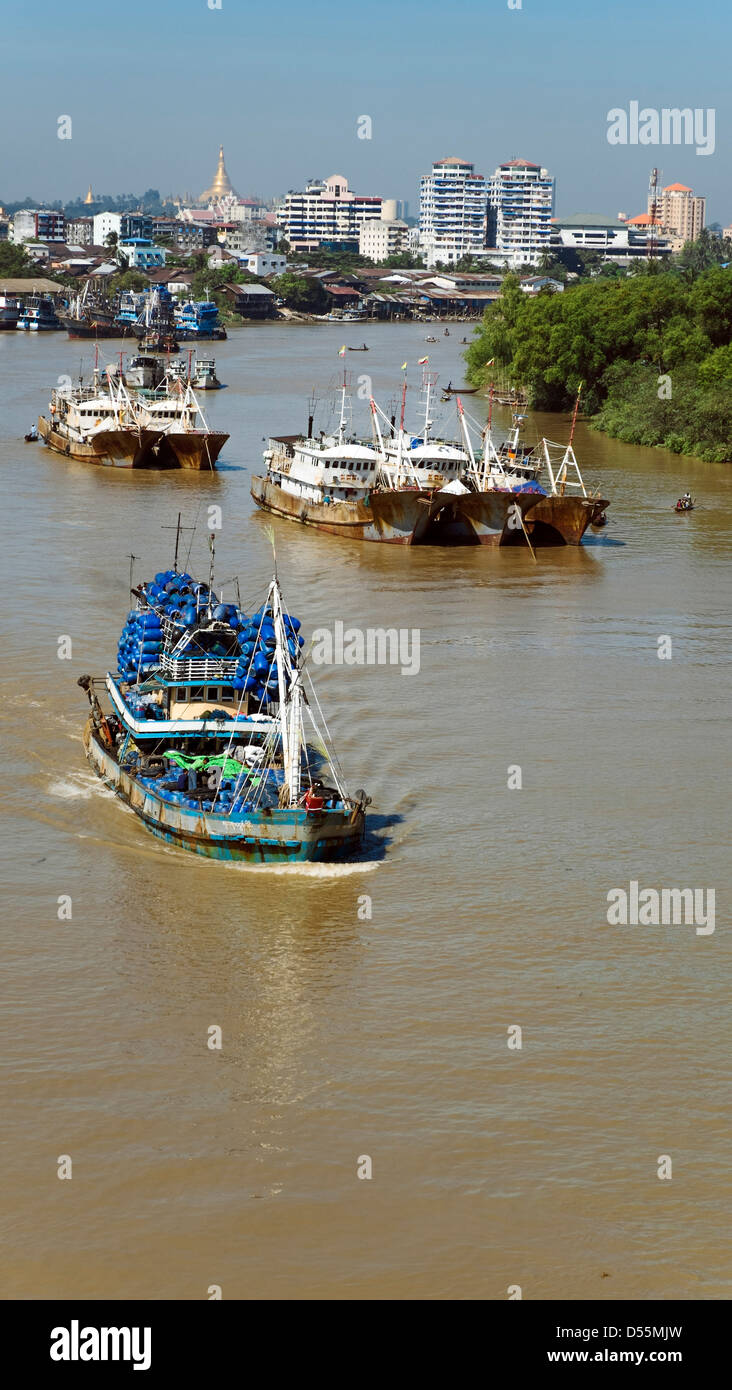 Myanmar boats myanmar ship myanmar ships burma ships hi-res stock ...