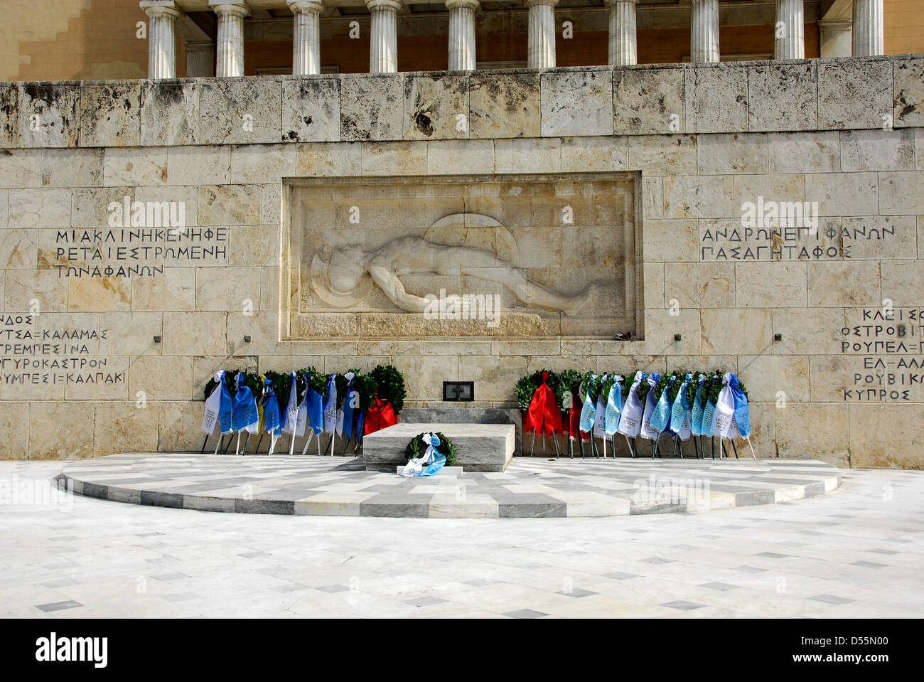 Statues house of parliament hi-res stock photography and images - Alamy