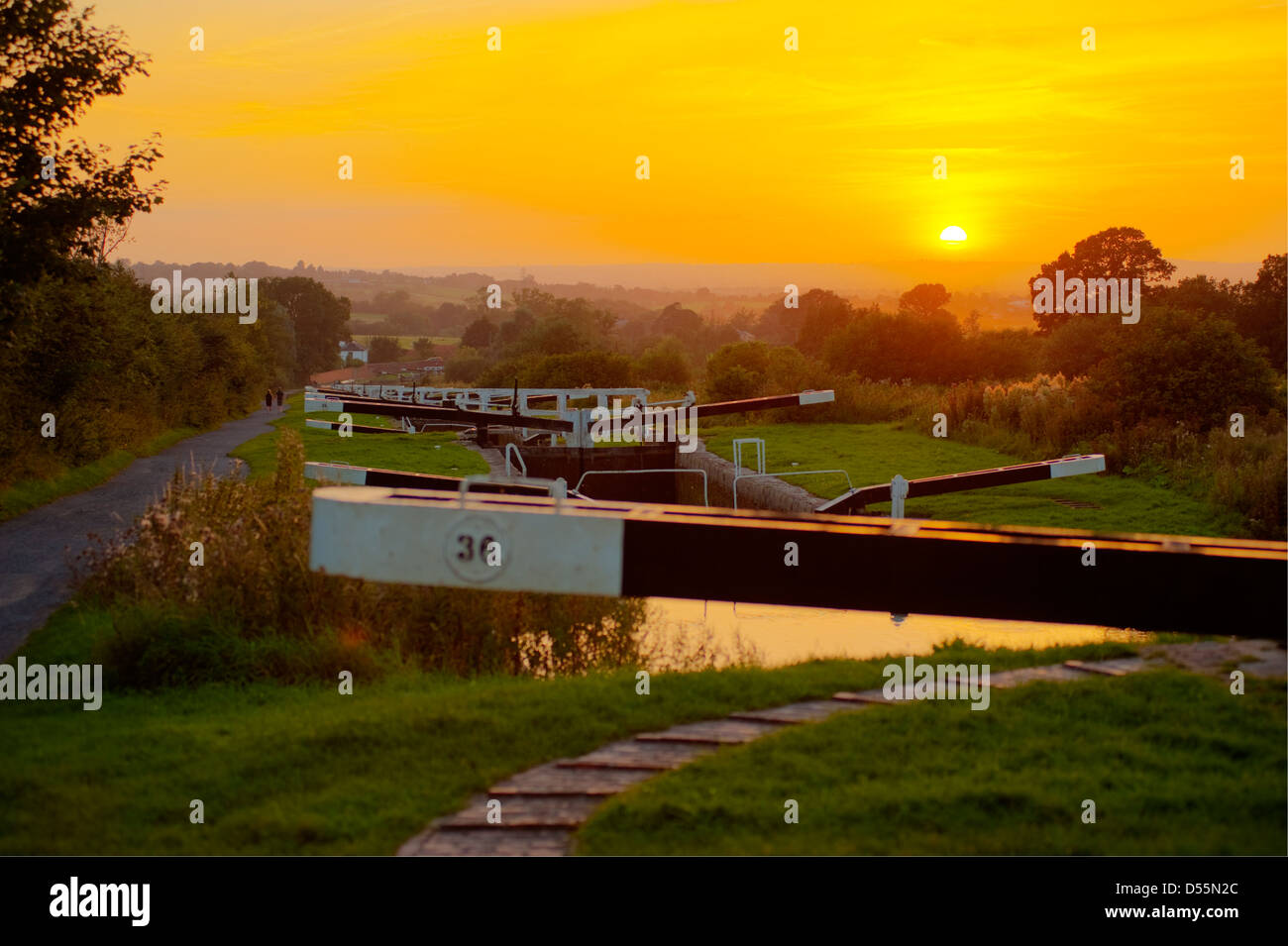 Devizes canal hi-res stock photography and images - Alamy