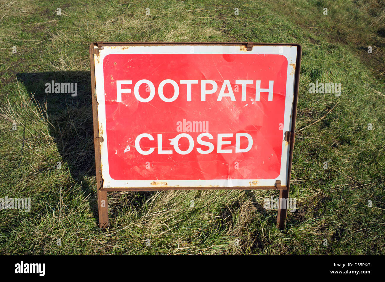 Footpath closed sign hi-res stock photography and images - Alamy
