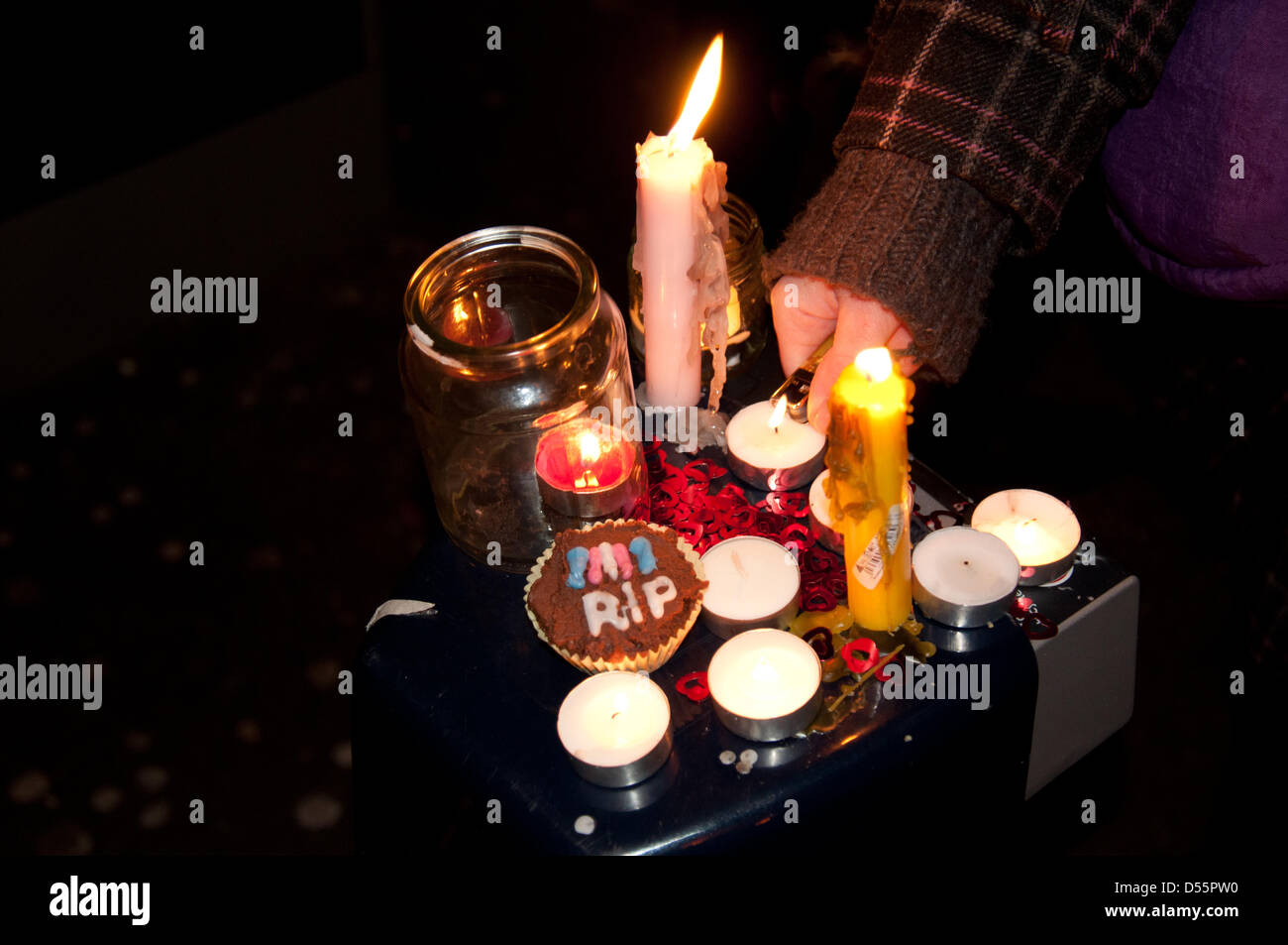 Vigil candle lit candles shrine rip hi-res stock photography and images ... Vigil candle lit candles shrine rip hi-res stock photography and images ...