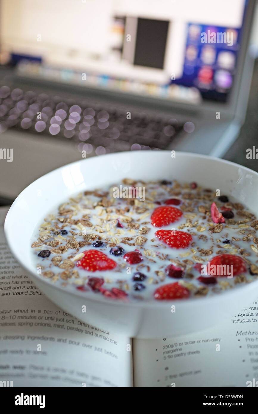 busy morning breakfast Stock Photo - Alamy