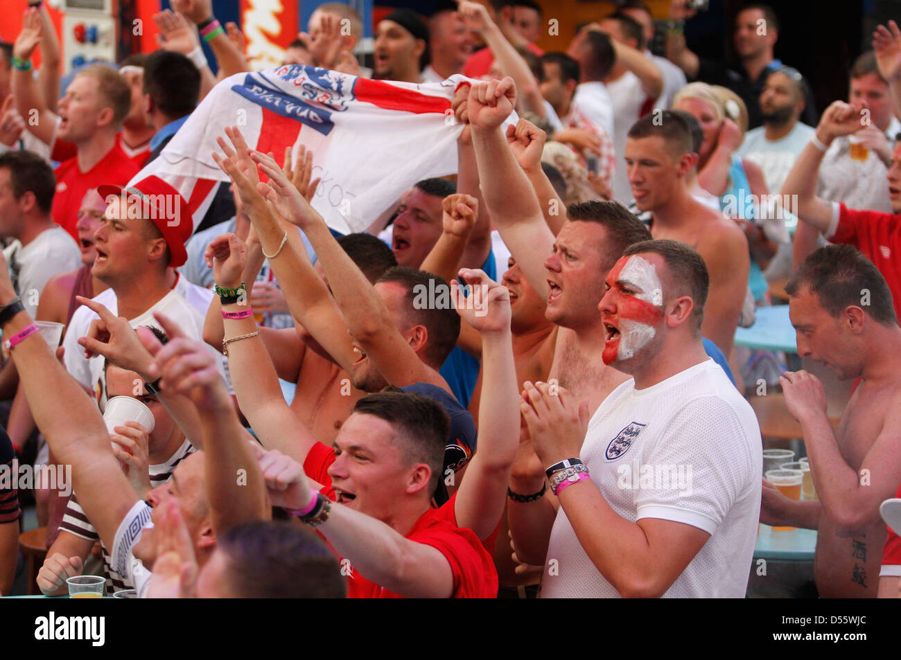 Hooligans england hi-res stock photography and images - Alamy