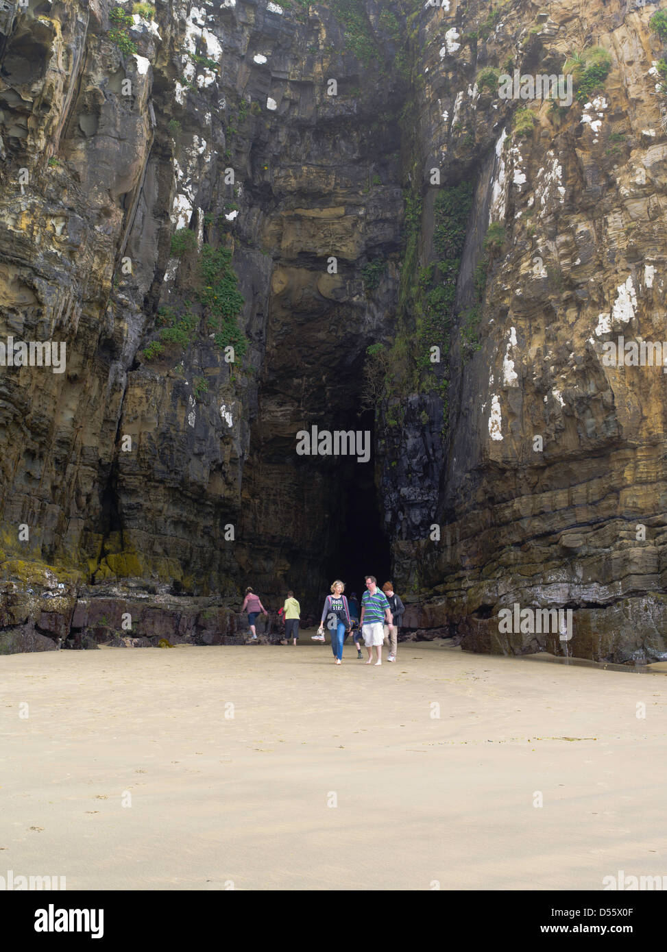 Outside Cathedral Caves, Waipati Beach, Catlins, near Papatowai, Clutha ...