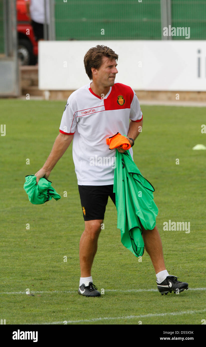 Celebrities playing football hi-res stock photography and images - Alamy