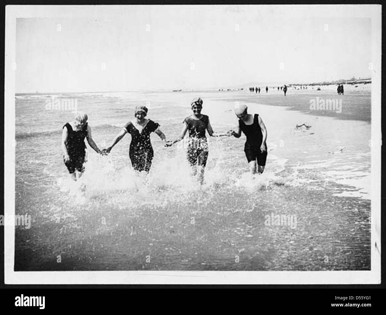 Women in non combat roles hi-res stock photography and images - Alamy