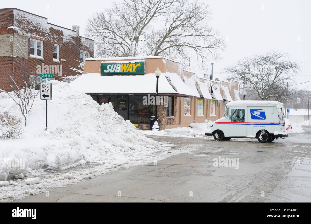 Huge snowstorm hi-res stock photography and images - Alamy