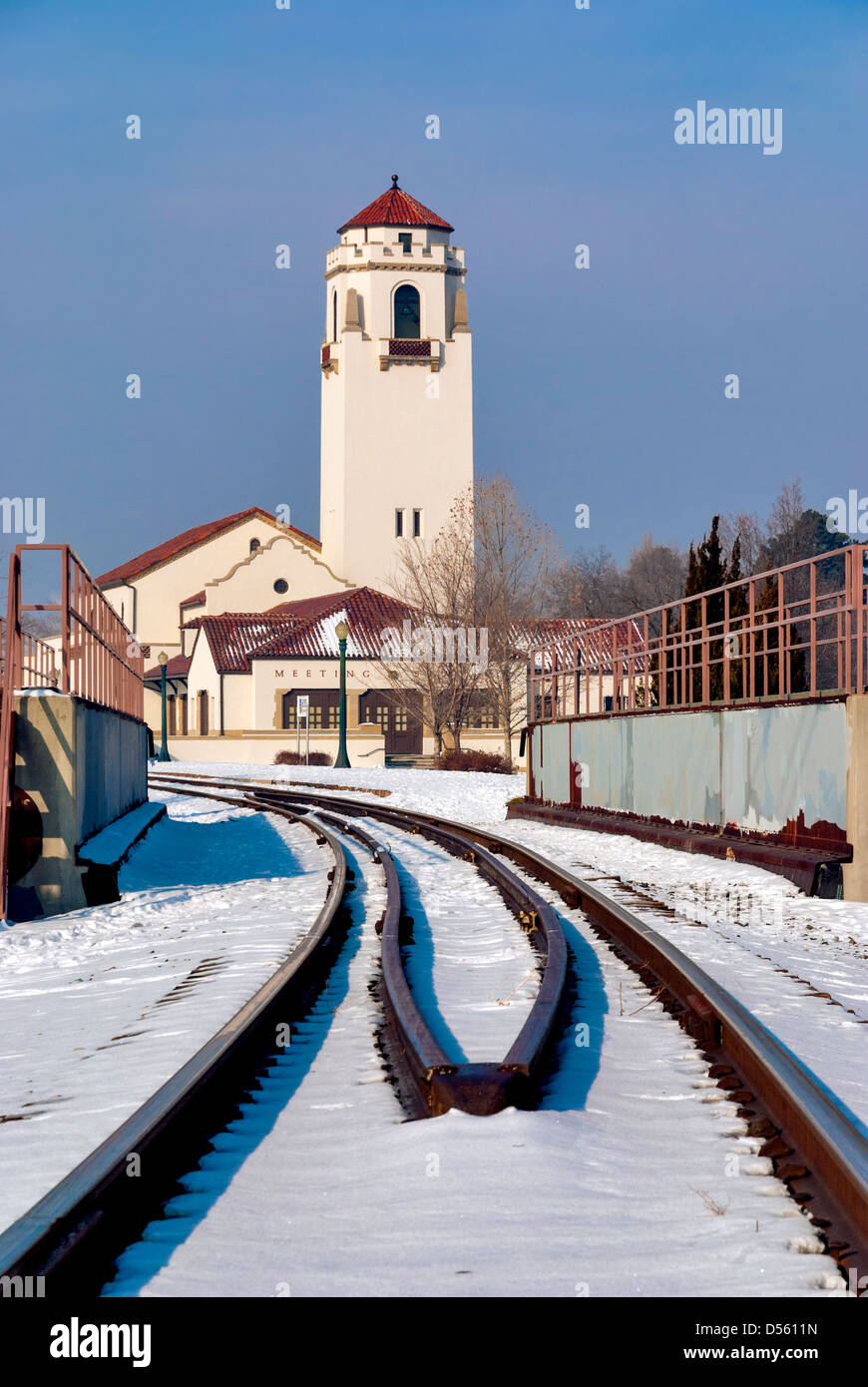 Snow depot hi-res stock photography and images - Alamy