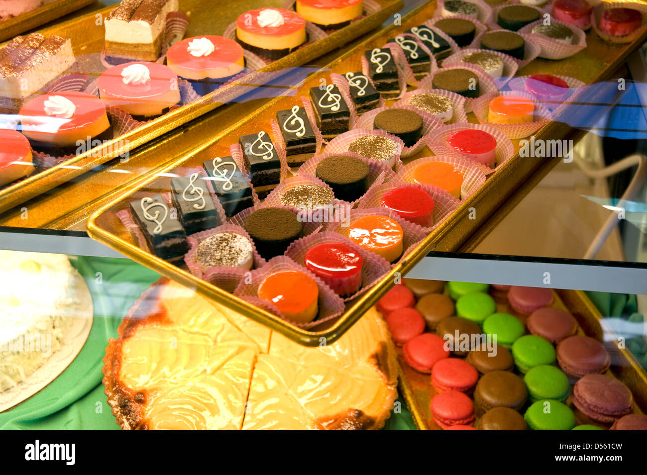 Pastry counter display Stock Photo - Alamy