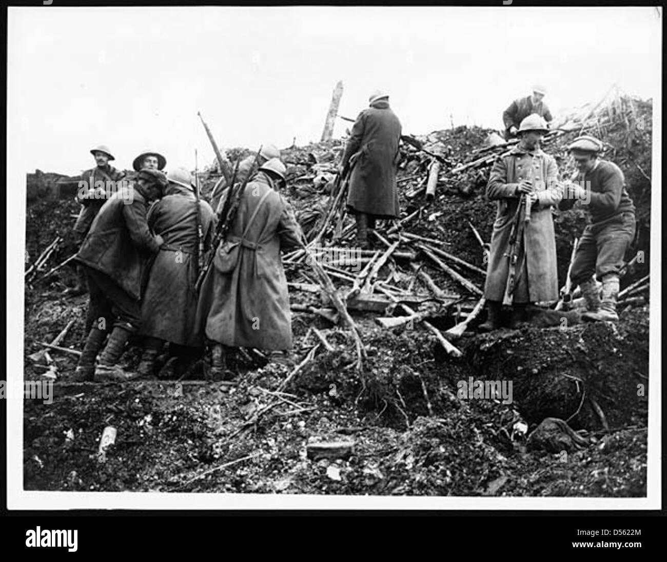 Casualties during ww1 Black and White Stock Photos & Images - Alamy