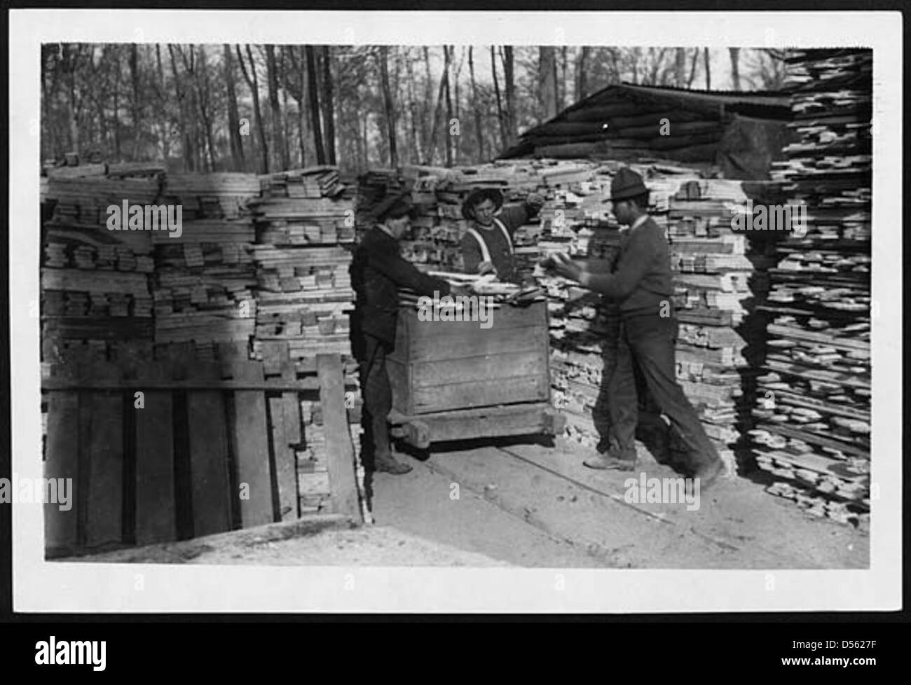 Ongoing loading Black and White Stock Photos & Images - Alamy