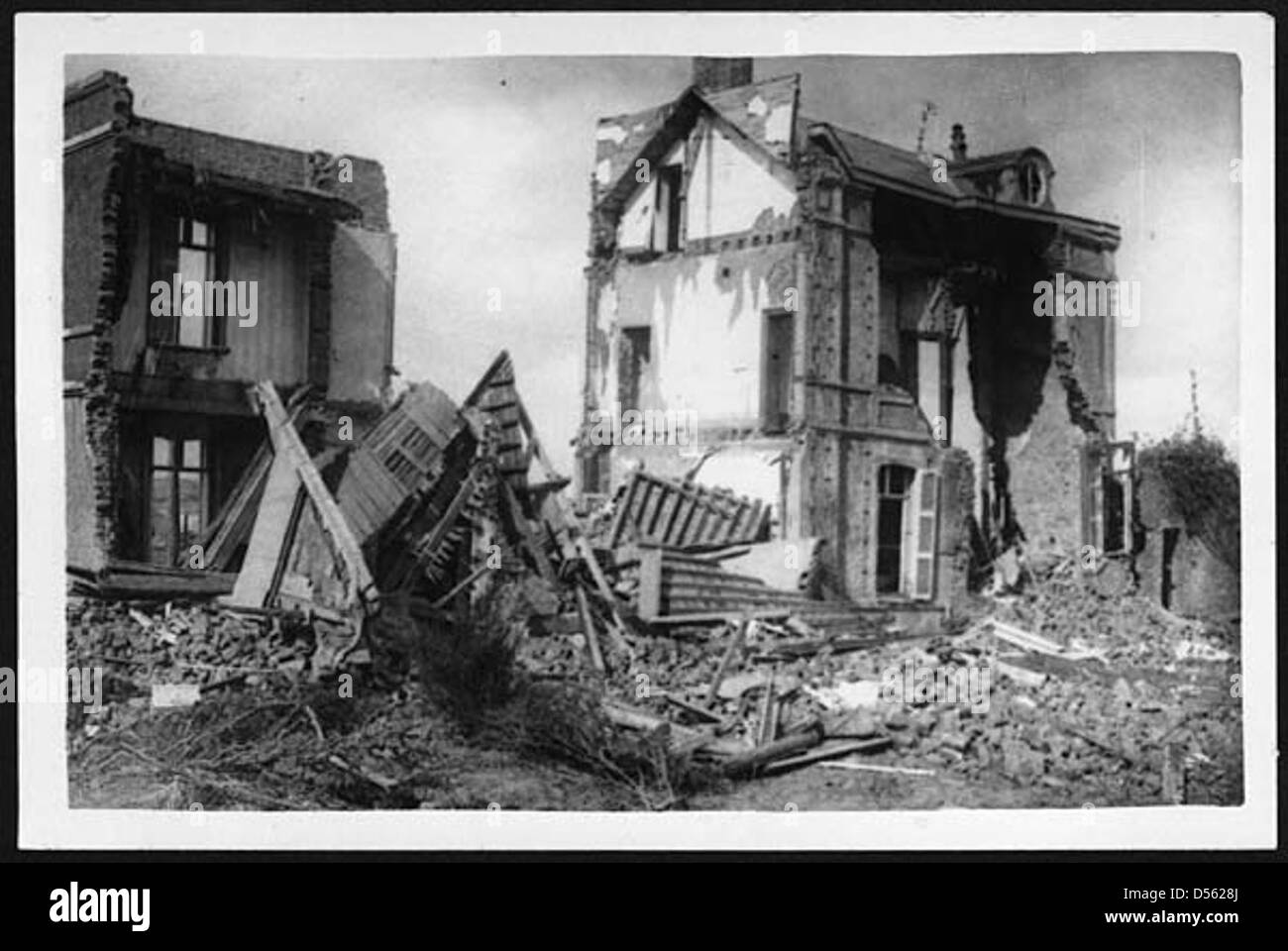 World war 1 destroyed house hi-res stock photography and images - Alamy