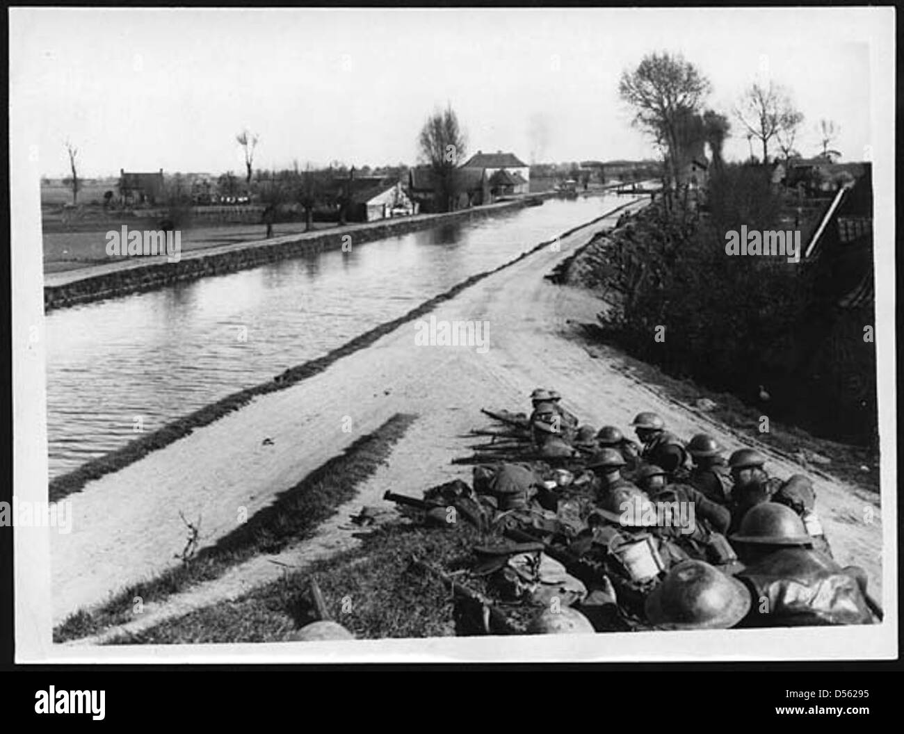 Defensive british troops hi-res stock photography and images - Alamy
