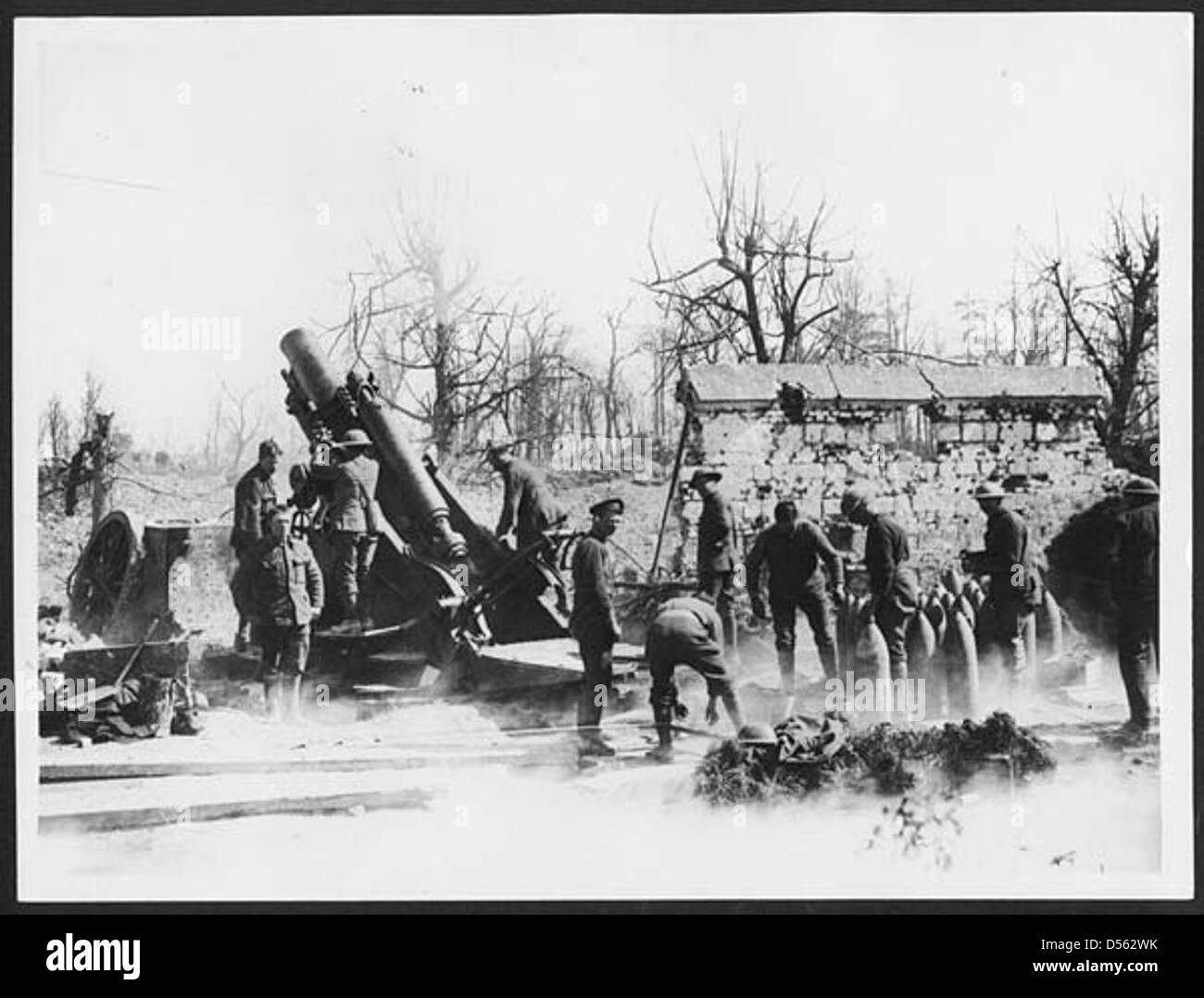 A British howitzer in action, pounding the German lines during World ...