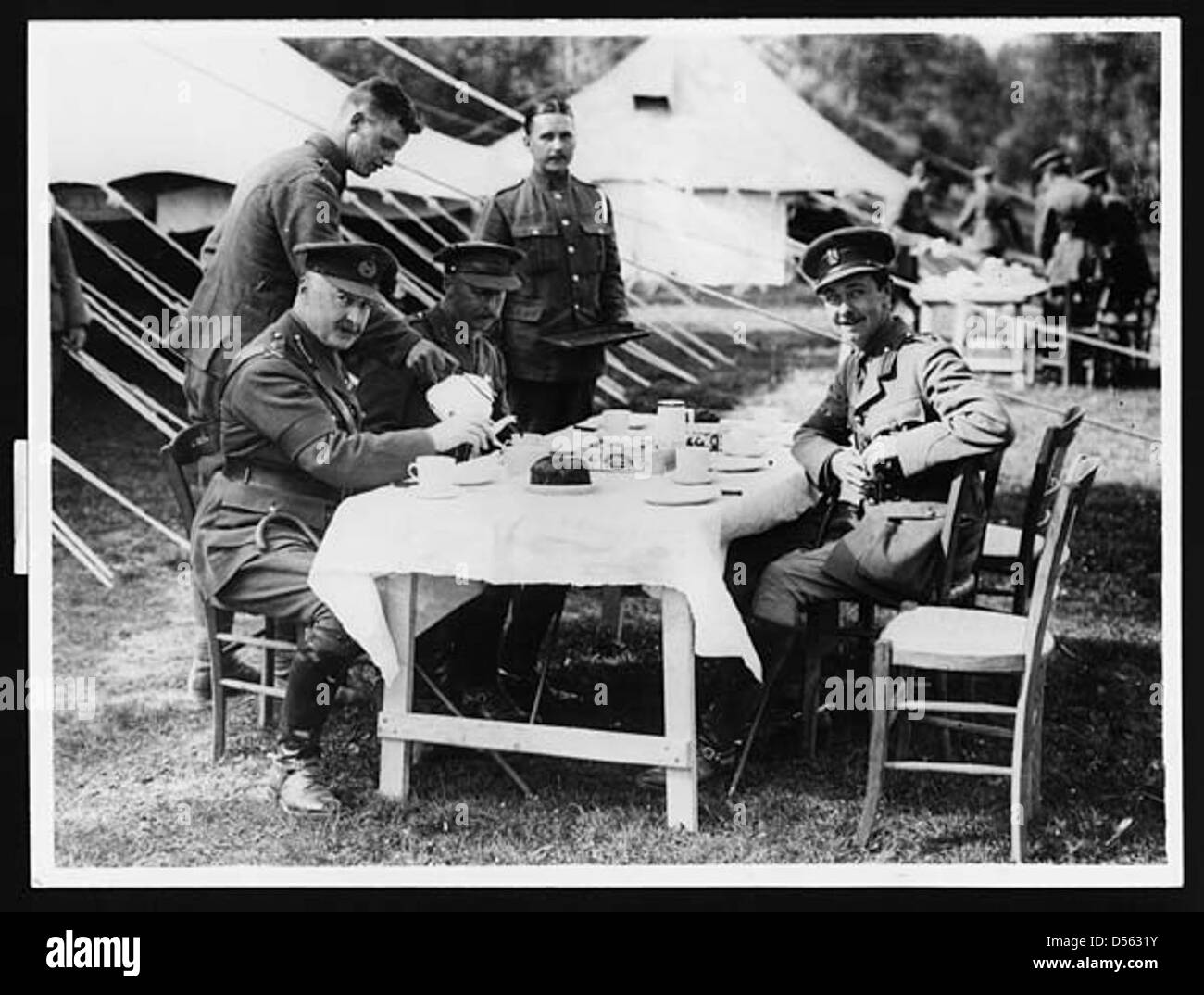 Soldiers taking a break for tea during World War I, offering a rare ...
