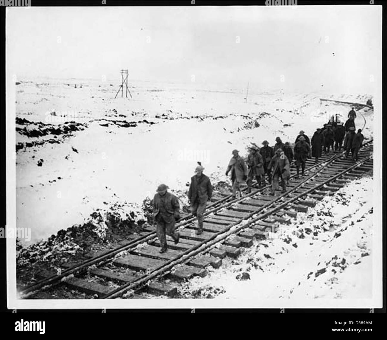 Ww1 soldiers marching hi-res stock photography and images - Alamy