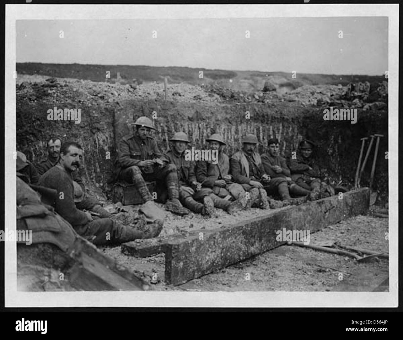 Rest for dinner whilst digging a gun pit Stock Photo - Alamy