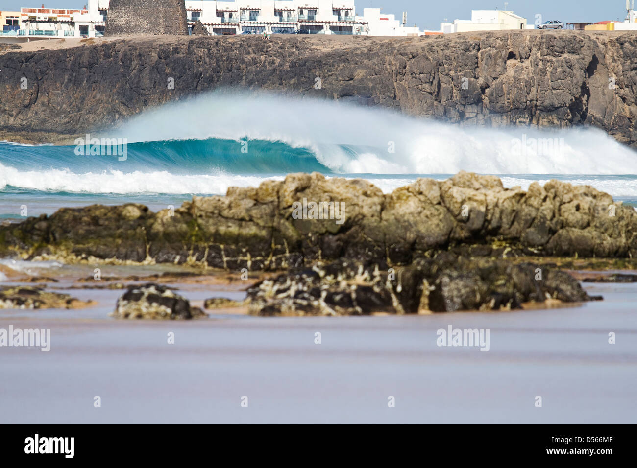Empty wave hi-res stock photography and images - Alamy