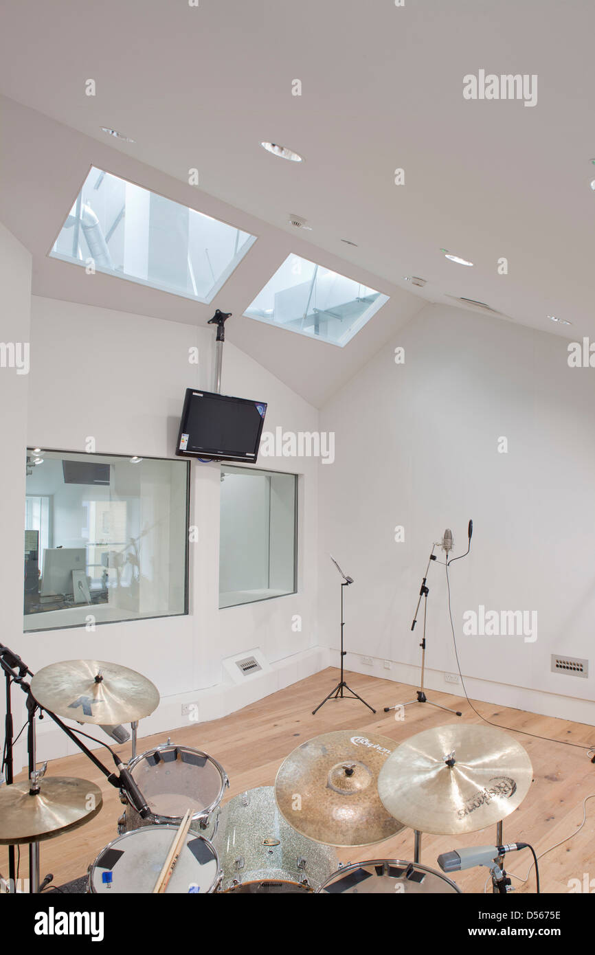 Soundtree Recording Studios, London, United Kingdom. Architect: Ben ...