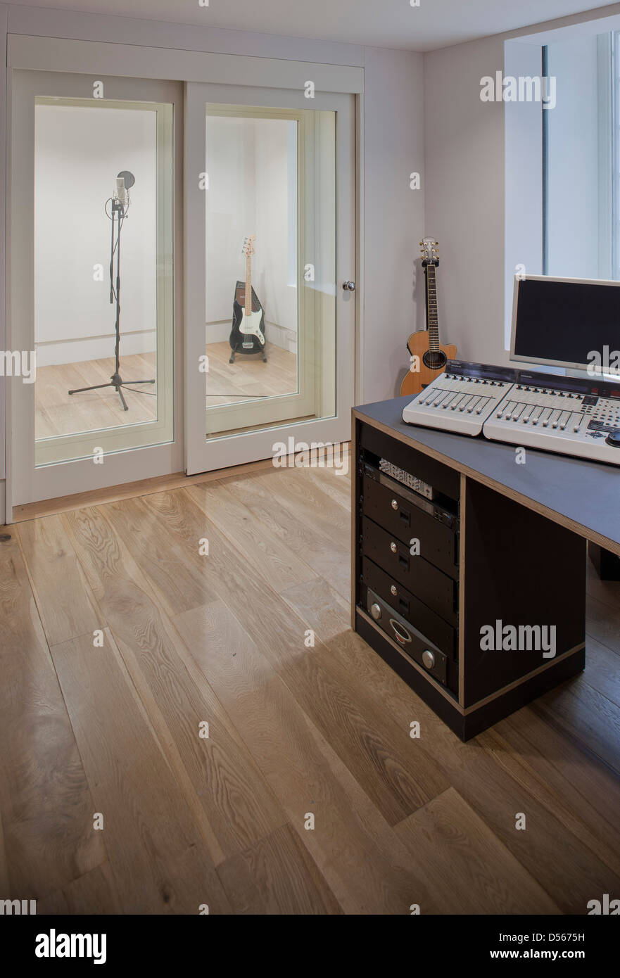 Soundtree Recording Studios, London, United Kingdom. Architect: Ben ...