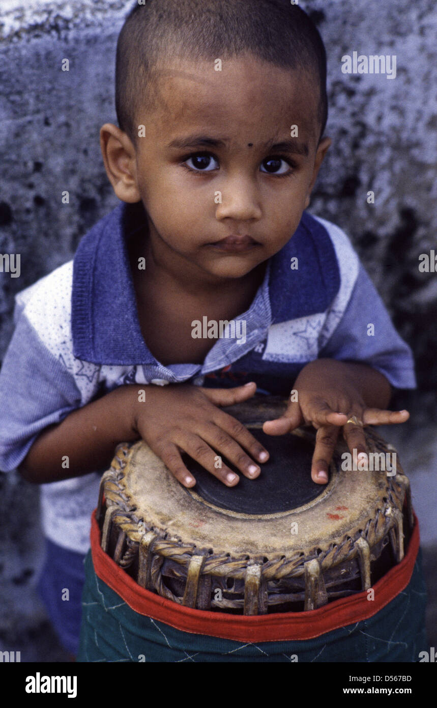 Mridangam hi-res stock photography and images - Alamy