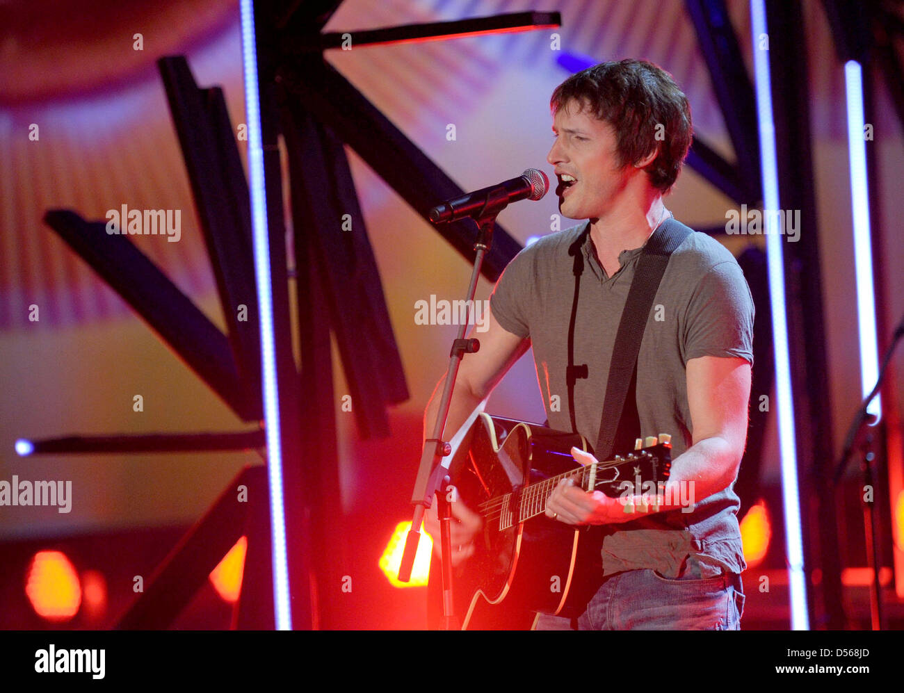 James blunt show High Resolution Stock Photography and Images - Alamy