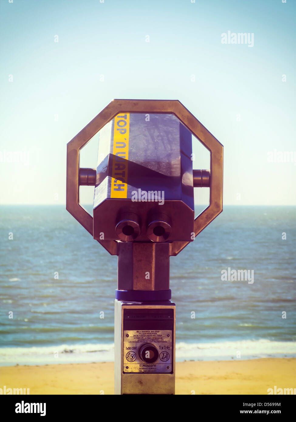 Ocean telescope hi-res stock photography and images - Alamy