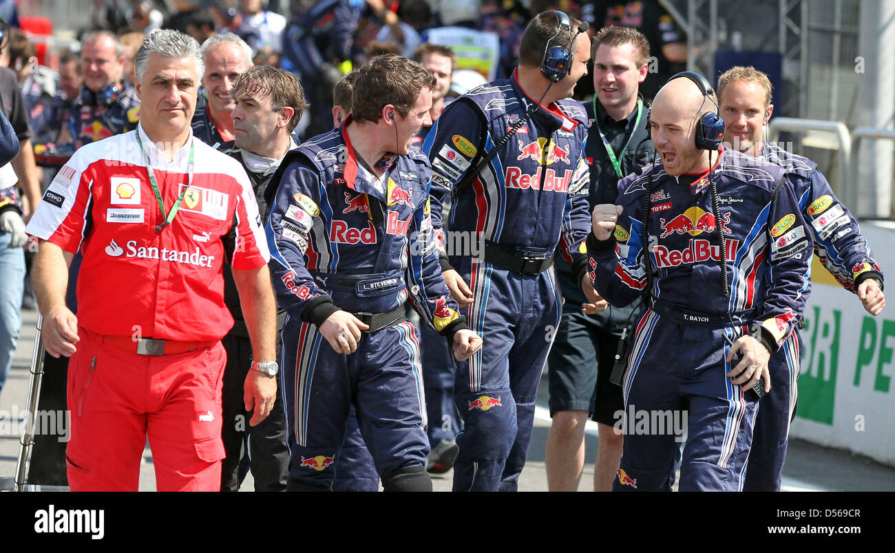 Red bull racing team members hi-res stock photography and images - Alamy
