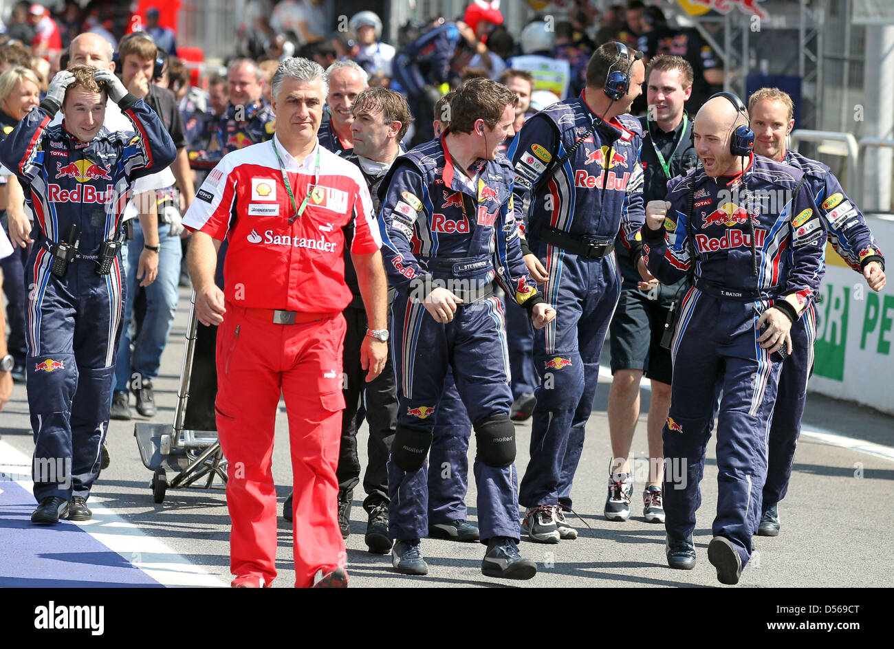 Red bull racing team members hi-res stock photography and images - Alamy