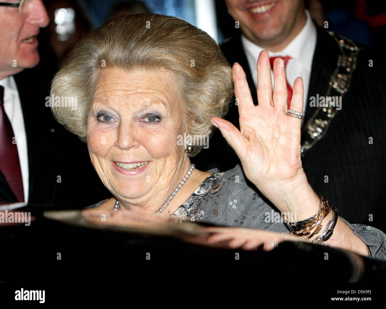 Queen Beatrix of the Netherlands opens the new movie and music theatre ...
