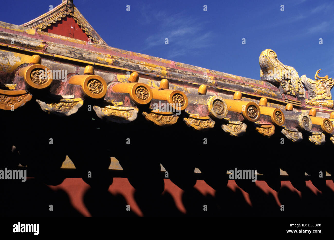 Roof tile decoration qing dynasty hi-res stock photography and images ...