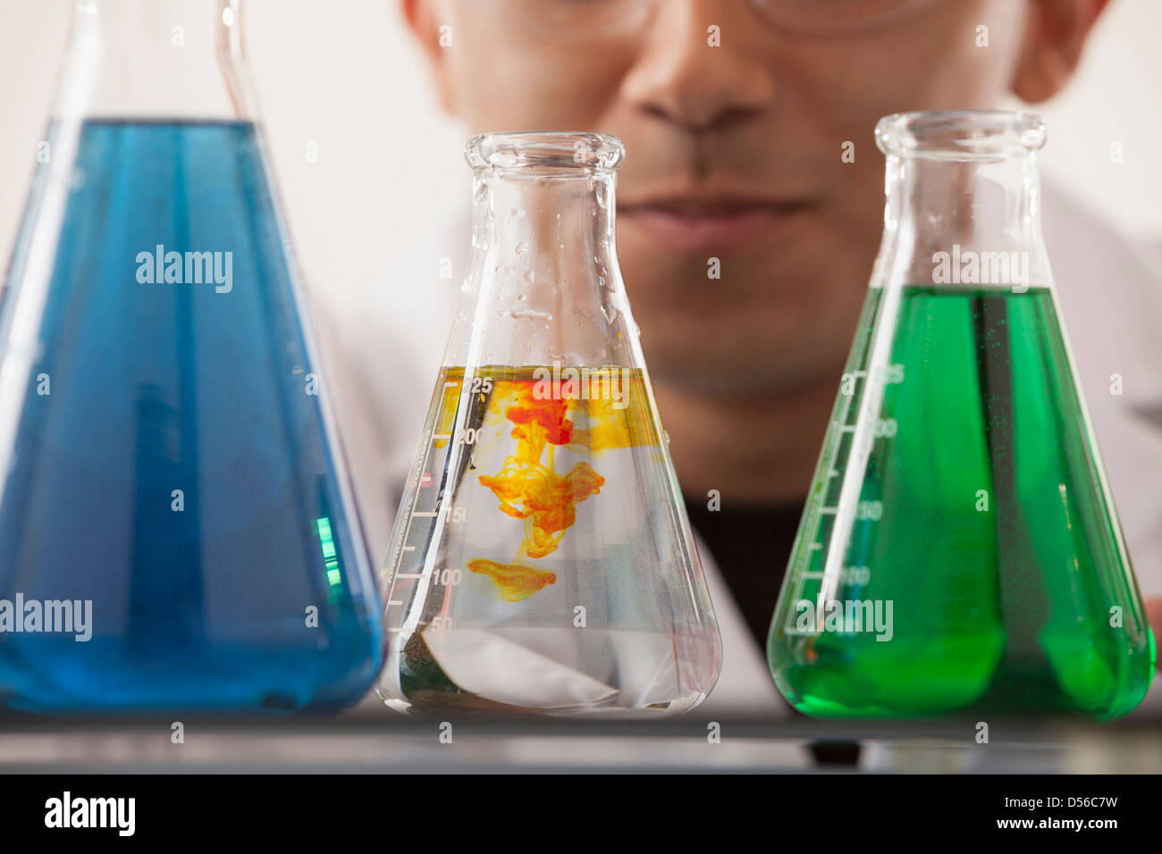 Chemistry lab hi-res stock photography and images - Alamy