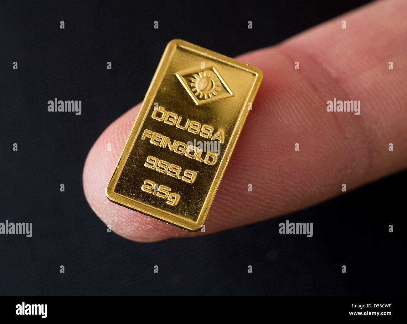 A German 2.5-grams gold bar in Frankfurt Oder, Germany, 14 November ...