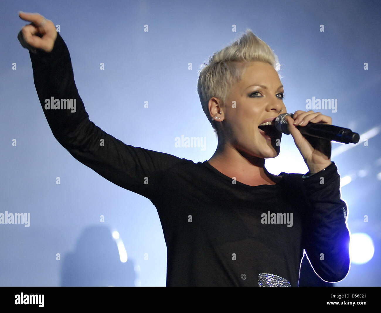 Carey hart pink 2007 hi-res stock photography and images - Alamy