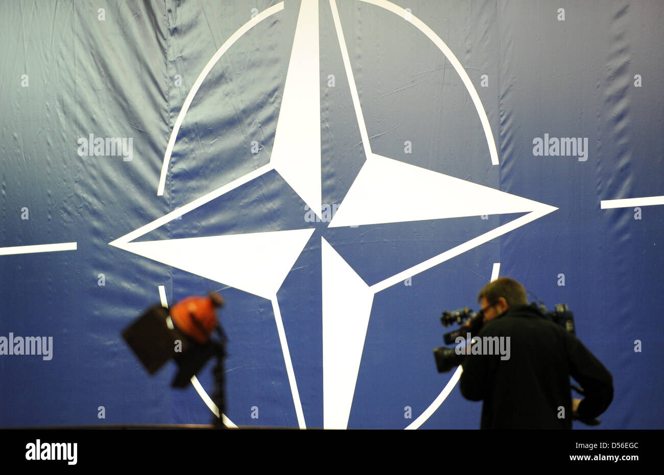 Defence shield hi-res stock photography and images - Alamy