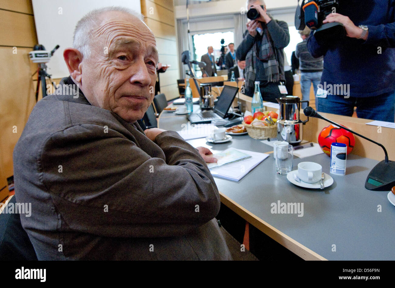 Railway risks hi-res stock photography and images - Alamy