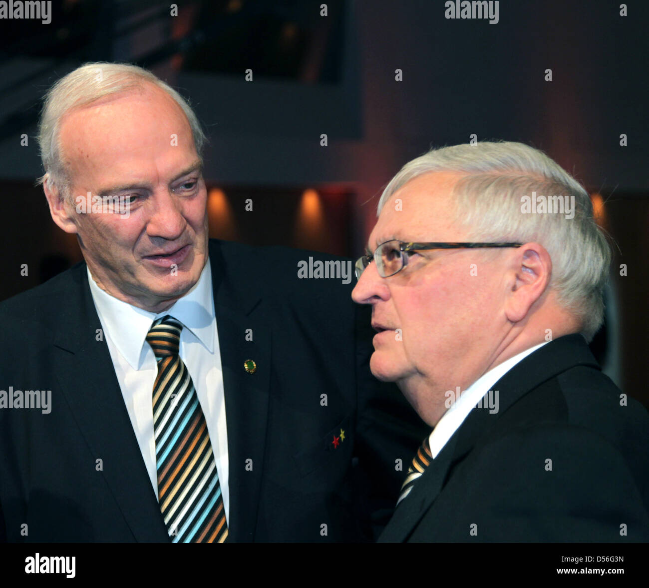 Hans-Georg Moldenhauer (L), former President of the GDR's soccer ...