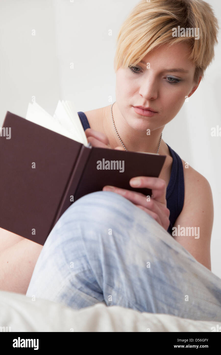 Journaling bed hi-res stock photography and images - Alamy